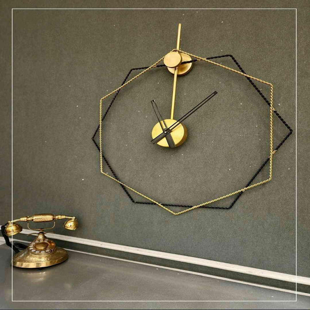 ANTIQUE BLACK GOLDEN DEMURE WALL CLOCK – SUREKH DECOR